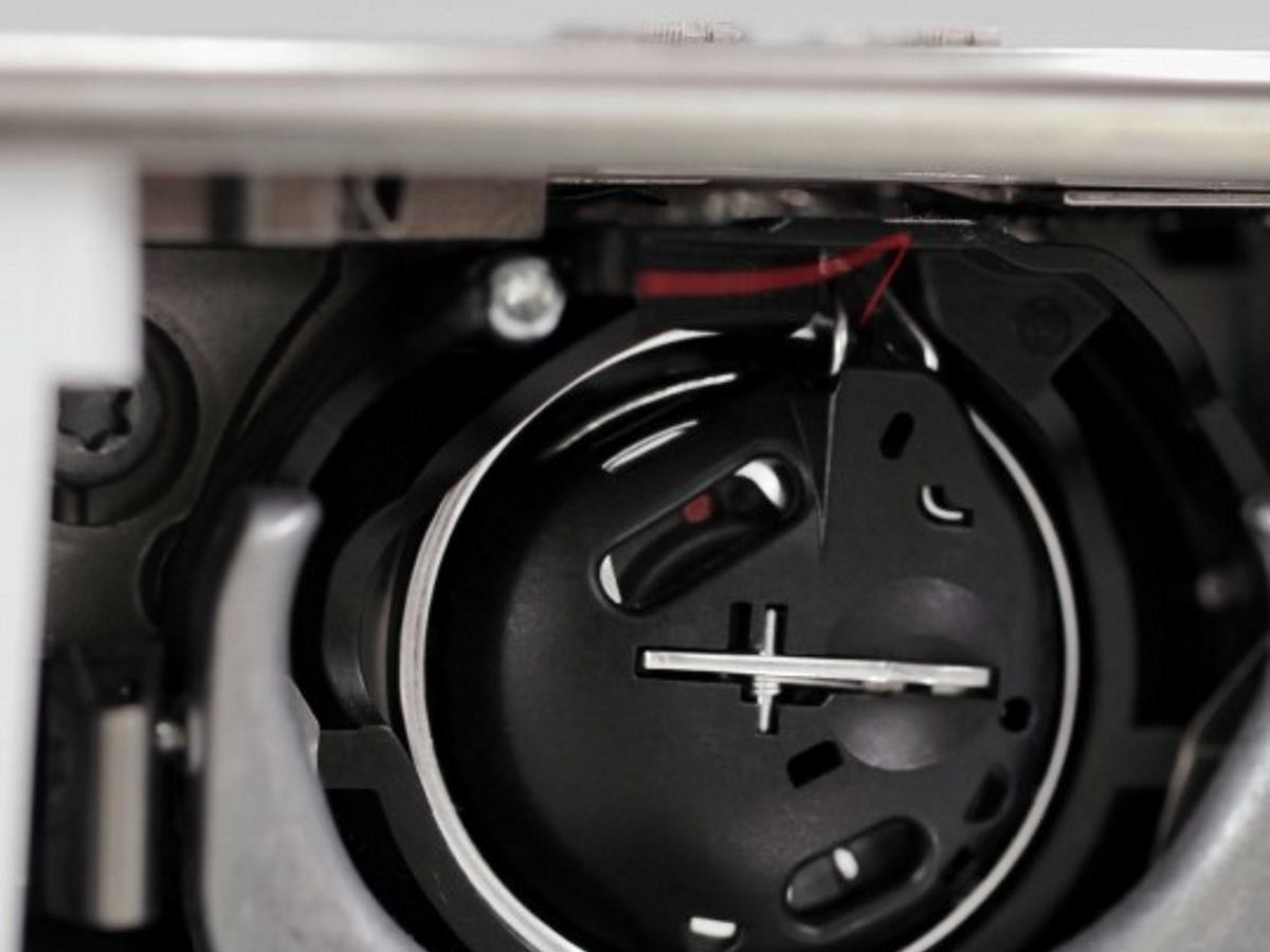 Bernina 720 Sewing And Embroidery Machine | J&B Sewing