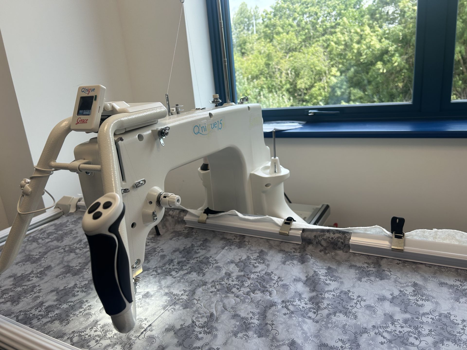 Grace 15R Longarm Quilting Machine 15R and Hoop Frame PRE LOVED